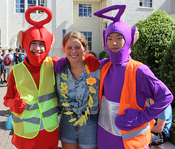 Colourful support for Mufti Day - Mount Albert Grammar School
